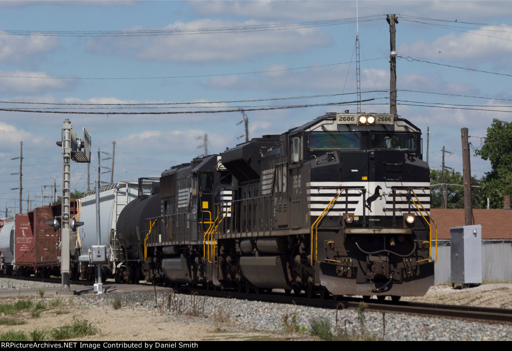 NS 2686 leads 143 manifest.
